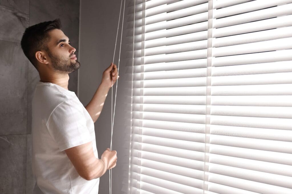 How to Close Blinds (The Right Way) | Solaire Blinds